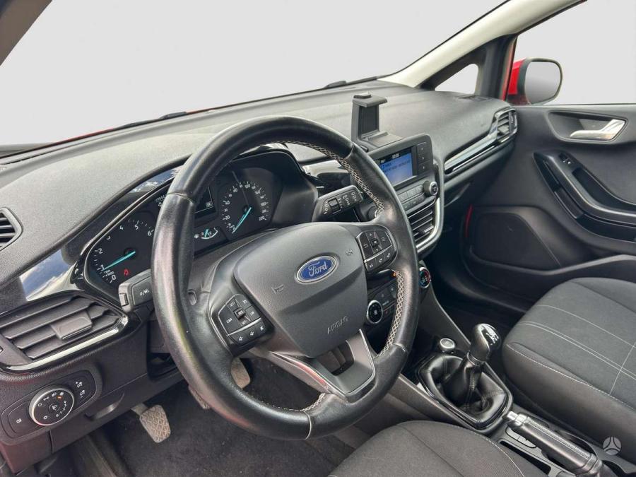 Sarkans Ford Fiesta 2018 Viļņa, ar dzinēja tilpumu 1.08 L un nobraukumu 100 tūkst. km par 6900 €, foto 14 vietnē AUTOMOTO.COM.LV