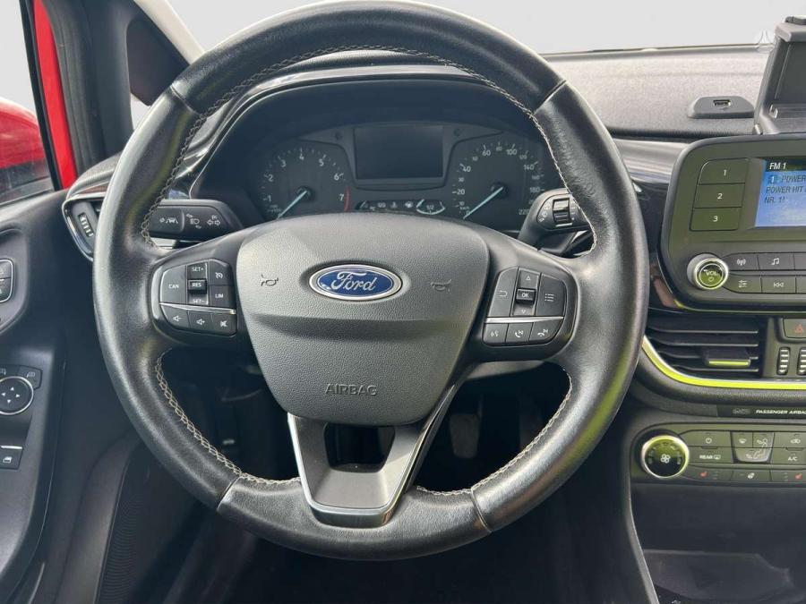 Sarkans Ford Fiesta 2018 Viļņa, ar dzinēja tilpumu 1.08 L un nobraukumu 100 tūkst. km par 6900 €, foto 15 vietnē AUTOMOTO.COM.LV
