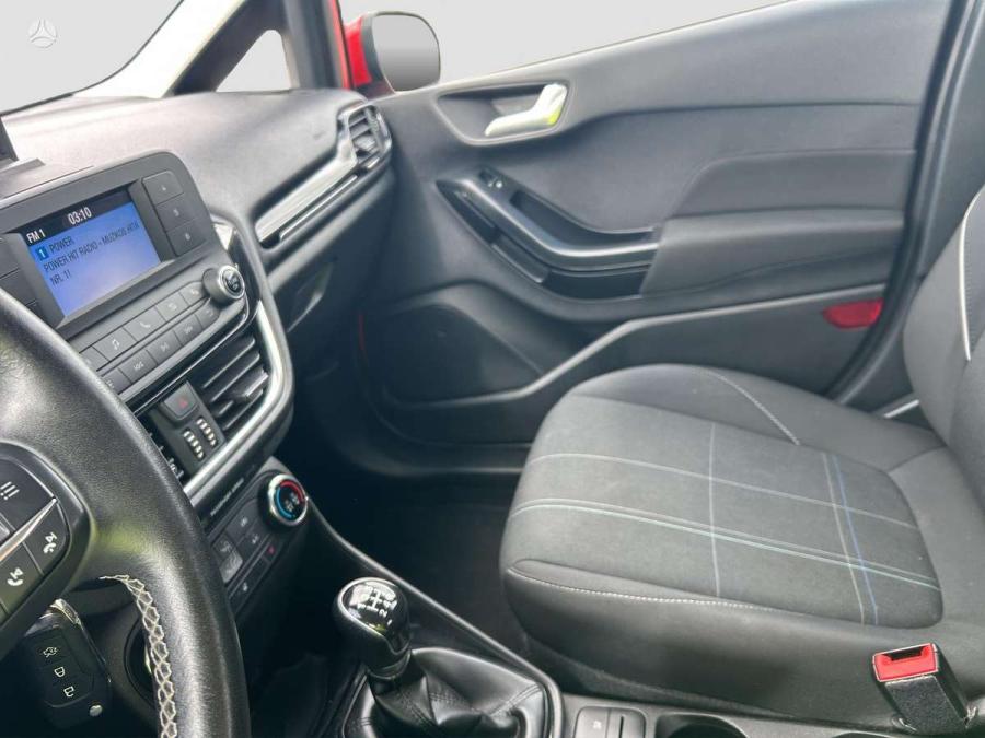 Sarkans Ford Fiesta 2018 Viļņa, ar dzinēja tilpumu 1.08 L un nobraukumu 100 tūkst. km par 6900 €, foto 18 vietnē AUTOMOTO.COM.LV