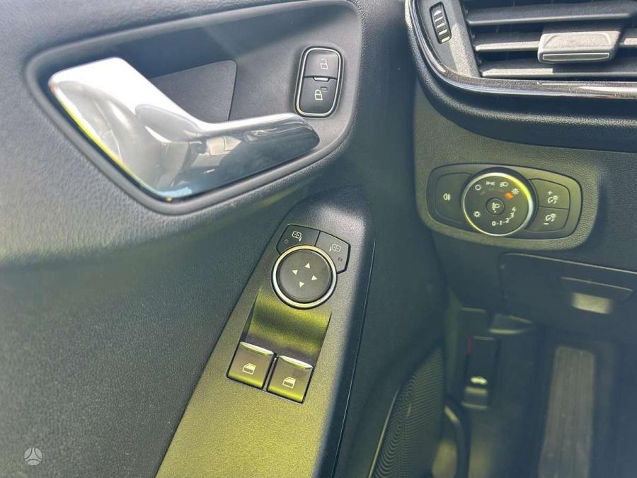 Sarkans Ford Fiesta 2018 Viļņa, ar dzinēja tilpumu 1.08 L un nobraukumu 100 tūkst. km par 6900 €, foto 21 vietnē AUTOMOTO.COM.LV