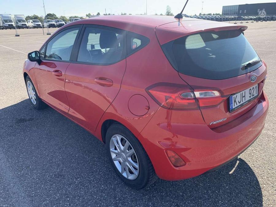 Red Ford Fiesta 2018 in Vilnius, with an engine capacity of 1.08 L and mileage of 100 thousand km for 6900 €, photo 8 on AUTOMOTO.COM.LV