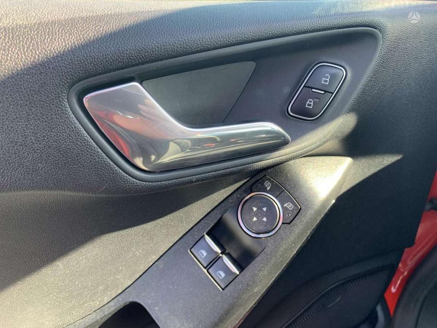 Red Ford Fiesta 2018 in Vilnius, with an engine capacity of 1.08 L and mileage of 100 thousand km for 6900 €, photo 11 on AUTOMOTO.COM.LV