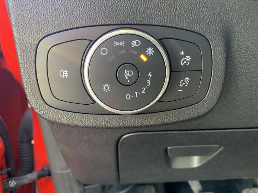 Red Ford Fiesta 2018 in Vilnius, with an engine capacity of 1.08 L and mileage of 100 thousand km for 6900 €, photo 12 on AUTOMOTO.COM.LV