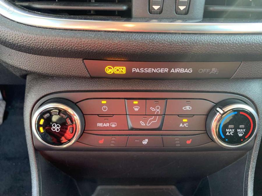 Red Ford Fiesta 2018 in Vilnius, with an engine capacity of 1.08 L and mileage of 100 thousand km for 6900 €, photo 20 on AUTOMOTO.COM.LV