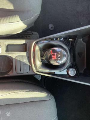 Red Ford Fiesta 2018 in Vilnius, with an engine capacity of 1.08 L and mileage of 100 thousand km for 6900 €, photo 22 on AUTOMOTO.COM.LV