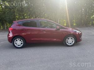 Sarkans Ford Fiesta 2019 Ogre, ar dzinēja tilpumu 1.00 L un nobraukumu 89 tūkst. km par 7550 €, foto 3 vietnē AUTOMOTO.COM.LV