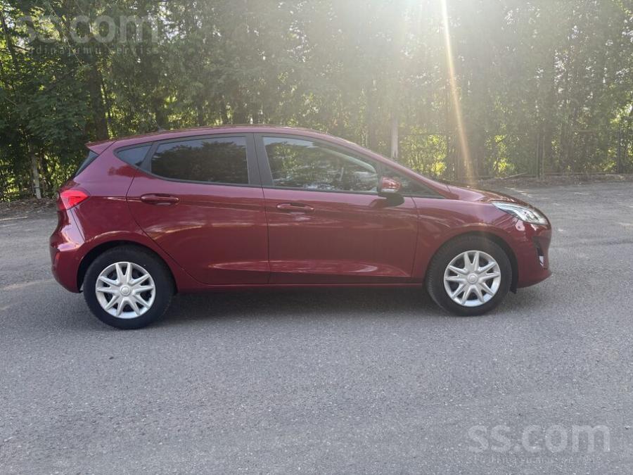 Sarkans Ford Fiesta 2019 Ogre, ar dzinēja tilpumu 1.00 L un nobraukumu 89 tūkst. km par 7550 €, foto 3 vietnē AUTOMOTO.COM.LV