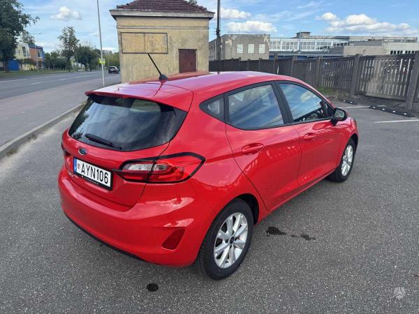 Red Ford Fiesta 2023 in Panevezys, with an engine capacity of 1.00 L and mileage of 7 thousand km for 11700 €, photo 4 on AUTOMOTO.COM.LV