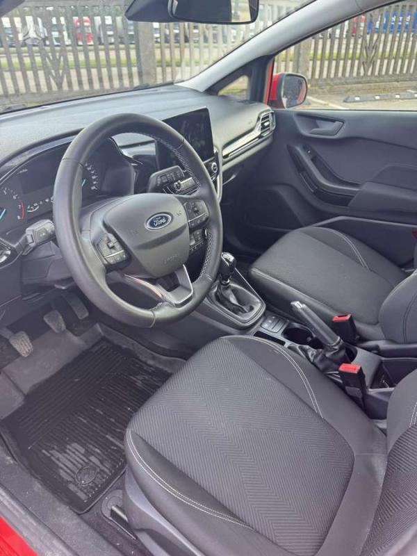 Red Ford Fiesta 2023 in Panevezys, with an engine capacity of 1.00 L and mileage of 7 thousand km for 11700 €, photo 7 on AUTOMOTO.COM.LV