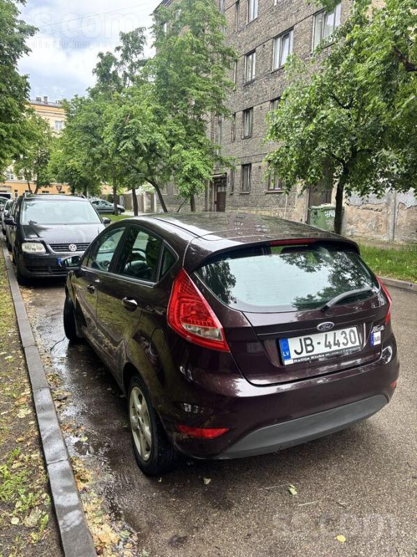 Red Ford Fiesta 2011 in Riga, with an engine capacity of 1.20 L and mileage of 154 thousand km for 2800 €, photo 6 on AUTOMOTO.COM.LV