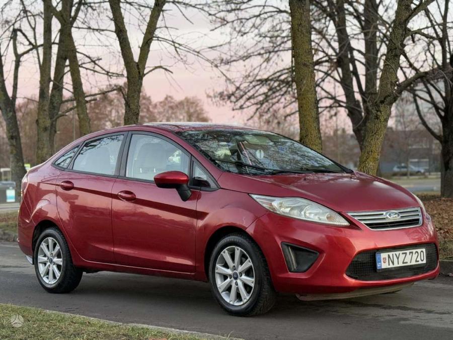 Red Ford Fiesta 2012 in Kaunas, with an engine capacity of 1.60 L and mileage of 151 thousand km for 2500 €, photo 1 on AUTOMOTO.COM.LV