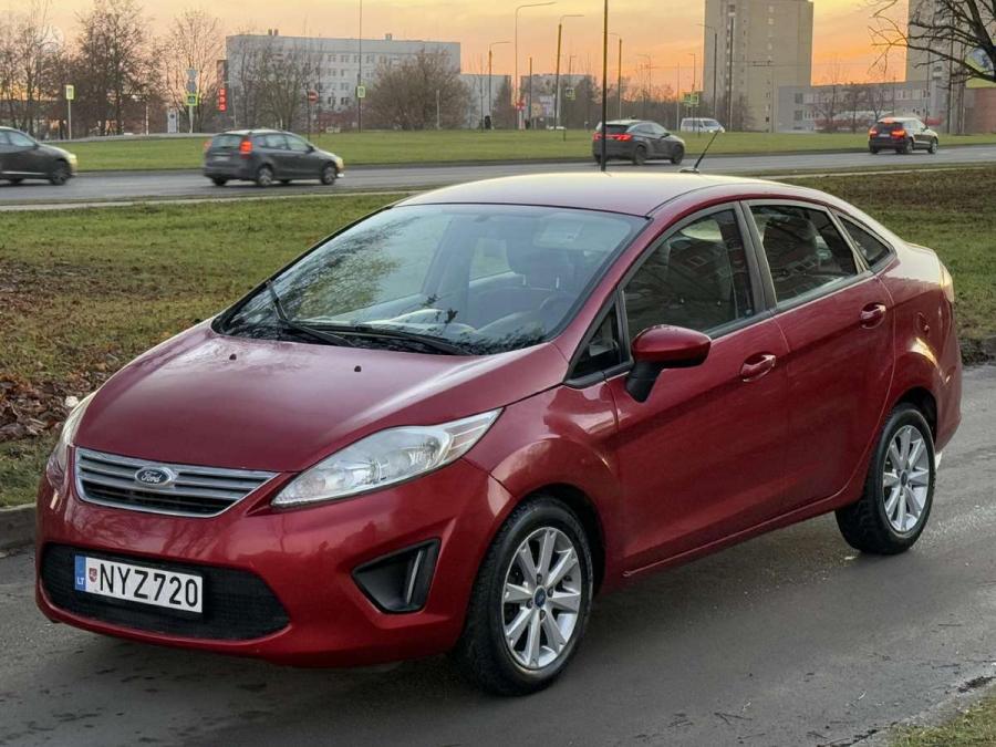 Red Ford Fiesta 2012 in Kaunas, with an engine capacity of 1.60 L and mileage of 151 thousand km for 2500 €, photo 3 on AUTOMOTO.COM.LV