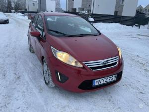 Sarkans Ford Fiesta 2012 Viļņa, ar dzinēja tilpumu 1.60 L un nobraukumu 153 tūkst. km par 2350 €, foto 3 vietnē AUTOMOTO.COM.LV
