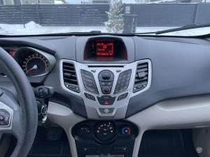 Sarkans Ford Fiesta 2012 Viļņa, ar dzinēja tilpumu 1.60 L un nobraukumu 153 tūkst. km par 2350 €, foto 18 vietnē AUTOMOTO.COM.LV
