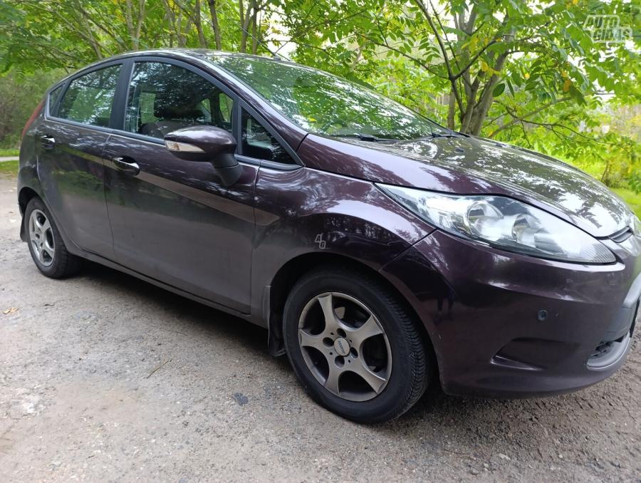 Ford Fiesta 2010 in Vilnius, with an engine capacity of 1.60 L and mileage of 285 thousand km for 1450 €, photo 1 on AUTOMOTO.COM.LV