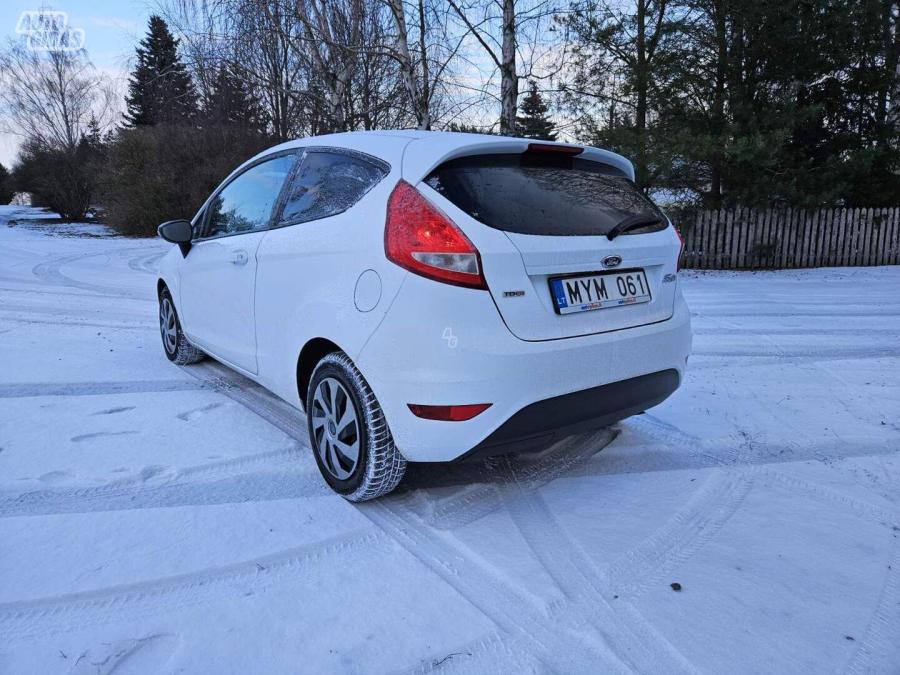 Ford Fiesta 2011 in Kaunas, with an engine capacity of 1.60 L and mileage of 300 thousand km for 2100 €, photo 4 on AUTOMOTO.COM.LV