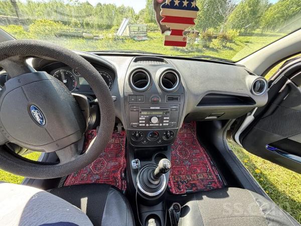 Ford Fiesta 2007 Daugavpils, ar dzinēja tilpumu 5.90 L un nobraukumu 0 tūkst. km par 900 €, foto 4 vietnē AUTOMOTO.COM.LV