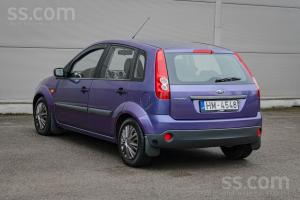 Violet Ford Fiesta 2007 in Riga, with an engine capacity of 1.30 L and mileage of 0 thousand km for 1452 €, photo 6 on AUTOMOTO.COM.LV