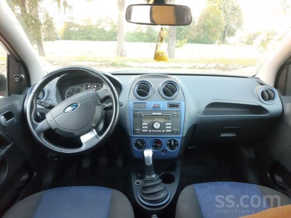 Violets Ford Fiesta 2008 Saldus, ar dzinēja tilpumu 1.40 L un nobraukumu 202 tūkst. km par 1650 €, foto 4 vietnē AUTOMOTO.COM.LV