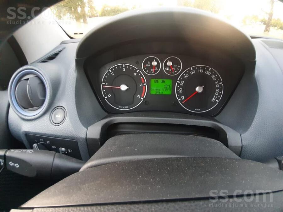 Violets Ford Fiesta 2008 Saldus, ar dzinēja tilpumu 1.40 L un nobraukumu 202 tūkst. km par 1650 €, foto 9 vietnē AUTOMOTO.COM.LV