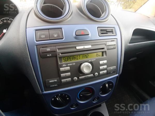 Violets Ford Fiesta 2008 Saldus, ar dzinēja tilpumu 1.40 L un nobraukumu 202 tūkst. km par 1650 €, foto 10 vietnē AUTOMOTO.COM.LV