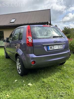 Violet Ford Fiesta 2009 in Kuldiga, with an engine capacity of 1.20 L and mileage of 199 thousand km for 2000 €, photo 5 on AUTOMOTO.COM.LV