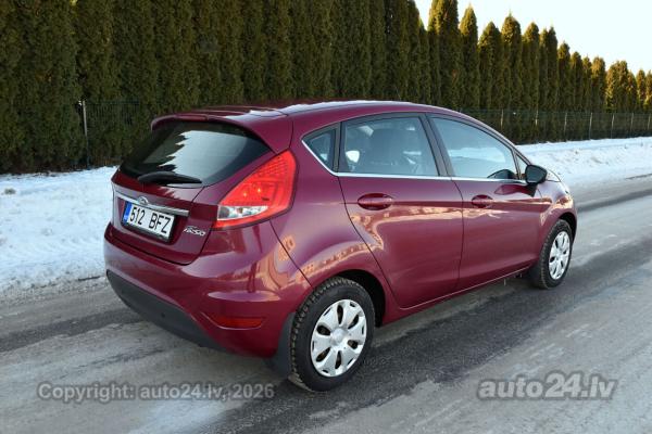 Violets Ford Fiesta 2011 Tartu, ar dzinēja tilpumu 1.20 L un nobraukumu 271 tūkst. km par 3500 €, foto 3 vietnē AUTOMOTO.COM.LV