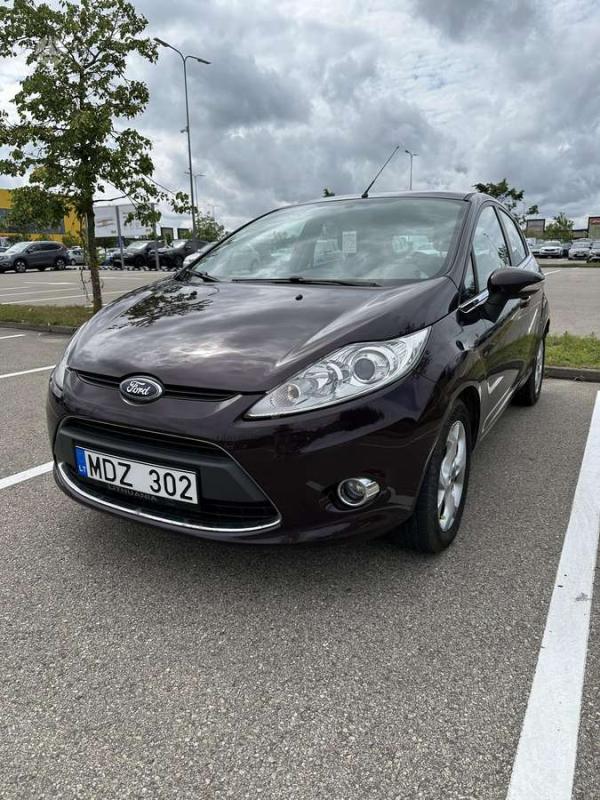 Violets Ford Fiesta 2011 Viļņa, ar dzinēja tilpumu 1.39 L un nobraukumu 101 tūkst. km par 3900 €, foto 1 vietnē AUTOMOTO.COM.LV