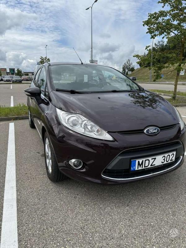 Violets Ford Fiesta 2011 Viļņa, ar dzinēja tilpumu 1.39 L un nobraukumu 101 tūkst. km par 3900 €, foto 2 vietnē AUTOMOTO.COM.LV