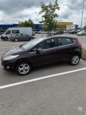 Violets Ford Fiesta 2011 Viļņa, ar dzinēja tilpumu 1.39 L un nobraukumu 101 tūkst. km par 3900 €, foto 5 vietnē AUTOMOTO.COM.LV