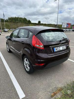 Violets Ford Fiesta 2011 Viļņa, ar dzinēja tilpumu 1.39 L un nobraukumu 101 tūkst. km par 3900 €, foto 6 vietnē AUTOMOTO.COM.LV