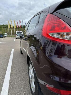 Violets Ford Fiesta 2011 Viļņa, ar dzinēja tilpumu 1.39 L un nobraukumu 101 tūkst. km par 3900 €, foto 7 vietnē AUTOMOTO.COM.LV