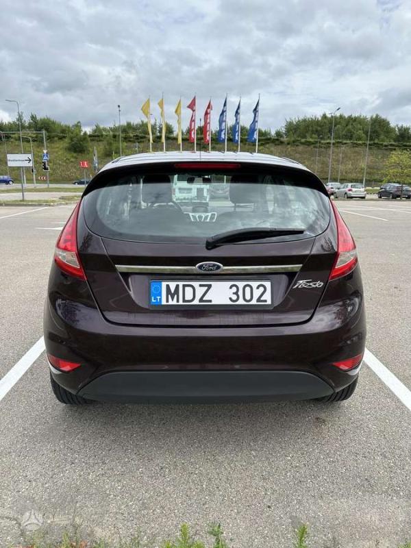 Violets Ford Fiesta 2011 Viļņa, ar dzinēja tilpumu 1.39 L un nobraukumu 101 tūkst. km par 3900 €, foto 7 vietnē AUTOMOTO.COM.LV