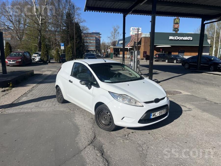 White Ford Fiesta 2009 in Riga, with an engine capacity of 1.20 L and mileage of 248 thousand km for 1500 €, photo 1 on AUTOMOTO.COM.LV