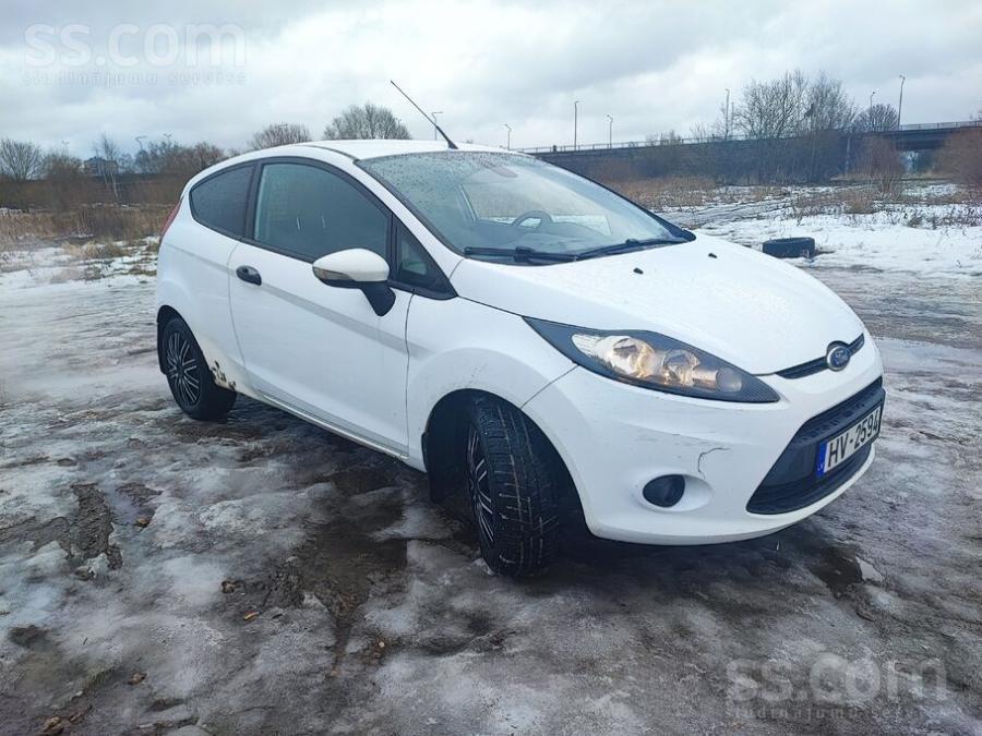 Balts Ford Fiesta 2012 Rīga, ar dzinēja tilpumu 1.20 L un nobraukumu 147 tūkst. km par 1700 €, foto 1 vietnē AUTOMOTO.COM.LV