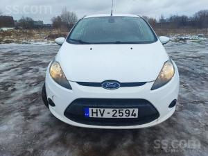 Balts Ford Fiesta 2012 Rīga, ar dzinēja tilpumu 1.20 L un nobraukumu 147 tūkst. km par 1700 €, foto 3 vietnē AUTOMOTO.COM.LV