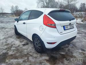 Balts Ford Fiesta 2012 Rīga, ar dzinēja tilpumu 1.20 L un nobraukumu 147 tūkst. km par 1700 €, foto 5 vietnē AUTOMOTO.COM.LV