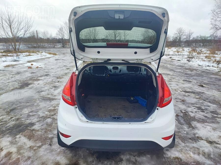 Balts Ford Fiesta 2012 Rīga, ar dzinēja tilpumu 1.20 L un nobraukumu 147 tūkst. km par 1700 €, foto 6 vietnē AUTOMOTO.COM.LV
