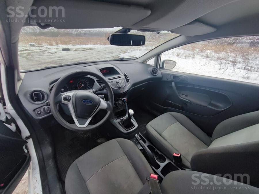 Balts Ford Fiesta 2012 Rīga, ar dzinēja tilpumu 1.20 L un nobraukumu 147 tūkst. km par 1700 €, foto 9 vietnē AUTOMOTO.COM.LV