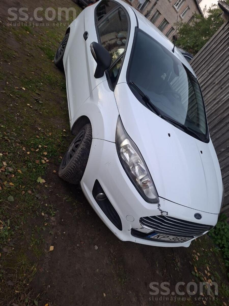 Balts Ford Fiesta 2013 Madona, ar dzinēja tilpumu 1.50 L un nobraukumu 356 tūkst. km par 2200 €, foto 1 vietnē AUTOMOTO.COM.LV