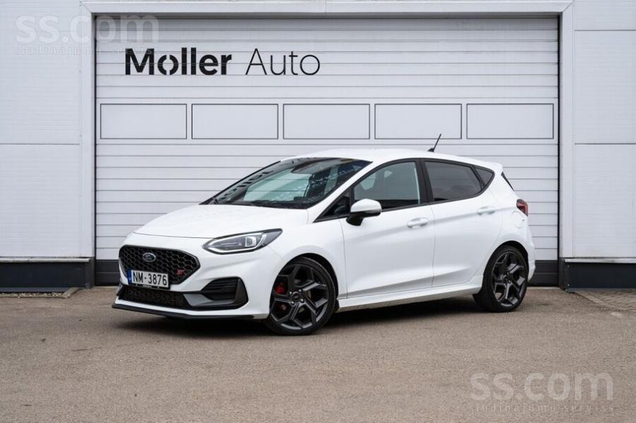 White Ford Fiesta 2023 in Riga, with an engine capacity of 1.50 L and mileage of 75 thousand km for 19950 €, photo 1 on AUTOMOTO.COM.LV