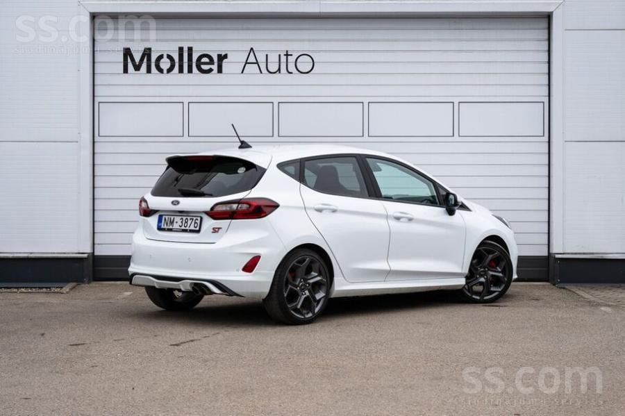 White Ford Fiesta 2023 in Riga, with an engine capacity of 1.50 L and mileage of 75 thousand km for 19950 €, photo 4 on AUTOMOTO.COM.LV