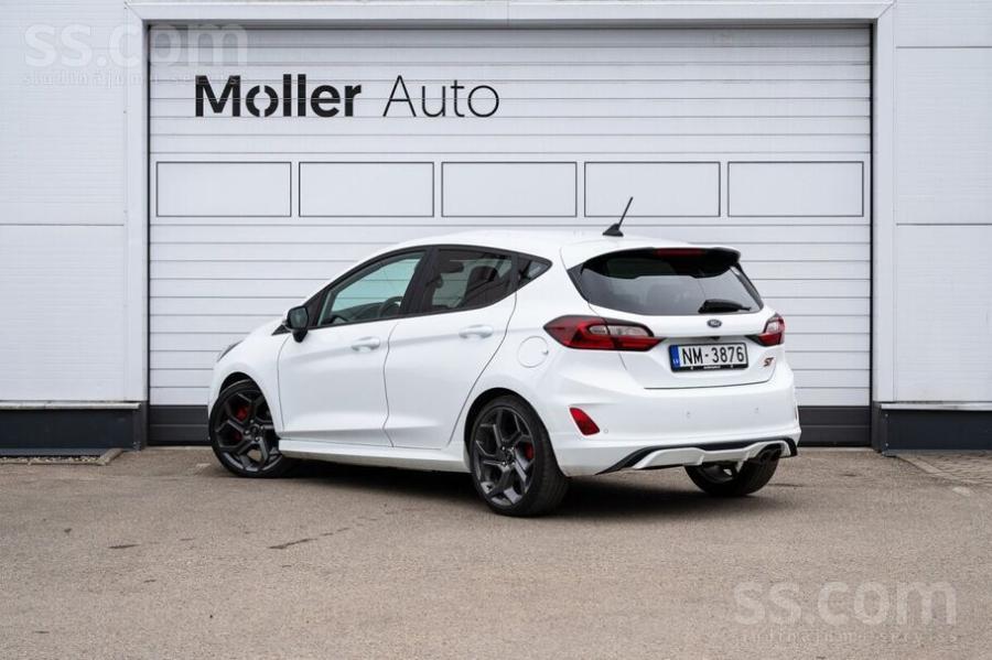 White Ford Fiesta 2023 in Riga, with an engine capacity of 1.50 L and mileage of 75 thousand km for 19950 €, photo 5 on AUTOMOTO.COM.LV