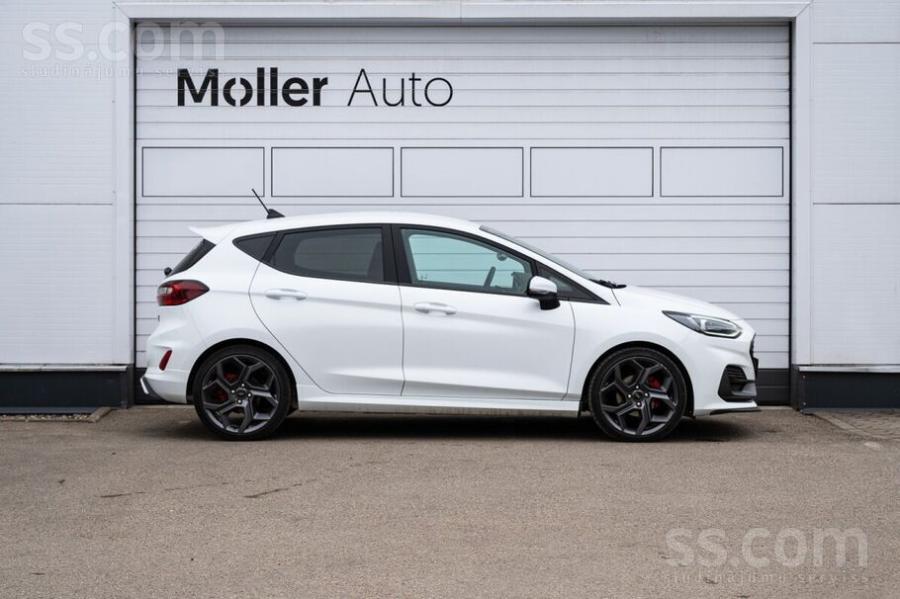 White Ford Fiesta 2023 in Riga, with an engine capacity of 1.50 L and mileage of 75 thousand km for 19950 €, photo 6 on AUTOMOTO.COM.LV