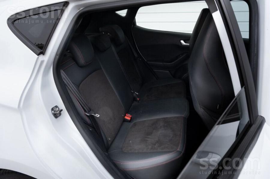 White Ford Fiesta 2023 in Riga, with an engine capacity of 1.50 L and mileage of 75 thousand km for 19950 €, photo 8 on AUTOMOTO.COM.LV