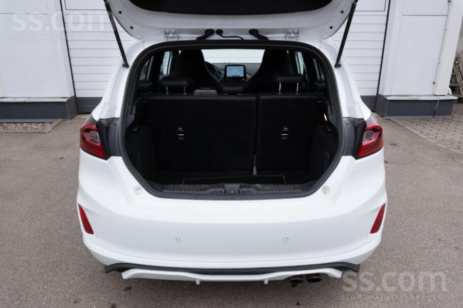 White Ford Fiesta 2023 in Riga, with an engine capacity of 1.50 L and mileage of 75 thousand km for 19950 €, photo 21 on AUTOMOTO.COM.LV