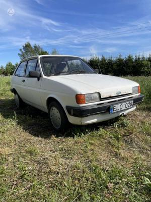 White Ford Fiesta 1986 in Silute, with an engine capacity of 1.60 L and mileage of 243 thousand km for 1490 €, photo 3 on AUTOMOTO.COM.LV