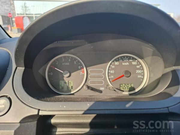 White Ford Fiesta 2004 in Riga, with an engine capacity of 1.30 L and mileage of 152 thousand km for 4999 €, photo 4 on AUTOMOTO.COM.LV