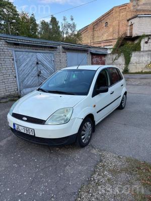 Balts Ford Fiesta 2004 Rīga, ar dzinēja tilpumu 1.30 L un nobraukumu 250 tūkst. km par 550 €, foto 6 vietnē AUTOMOTO.COM.LV