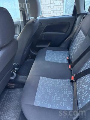 Balts Ford Fiesta 2004 Rīga, ar dzinēja tilpumu 1.30 L un nobraukumu 250 tūkst. km par 550 €, foto 11 vietnē AUTOMOTO.COM.LV